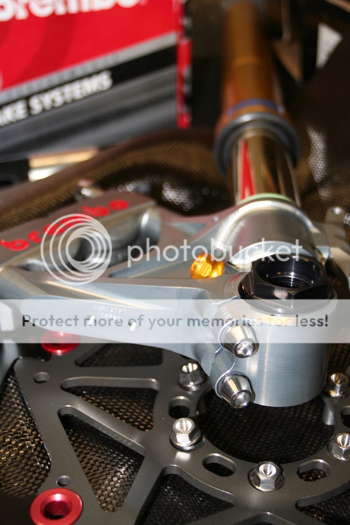 Motowheels rocks 1098 Ohlins/Brembo/Braketech kit for DT996!!! | Ducati ...